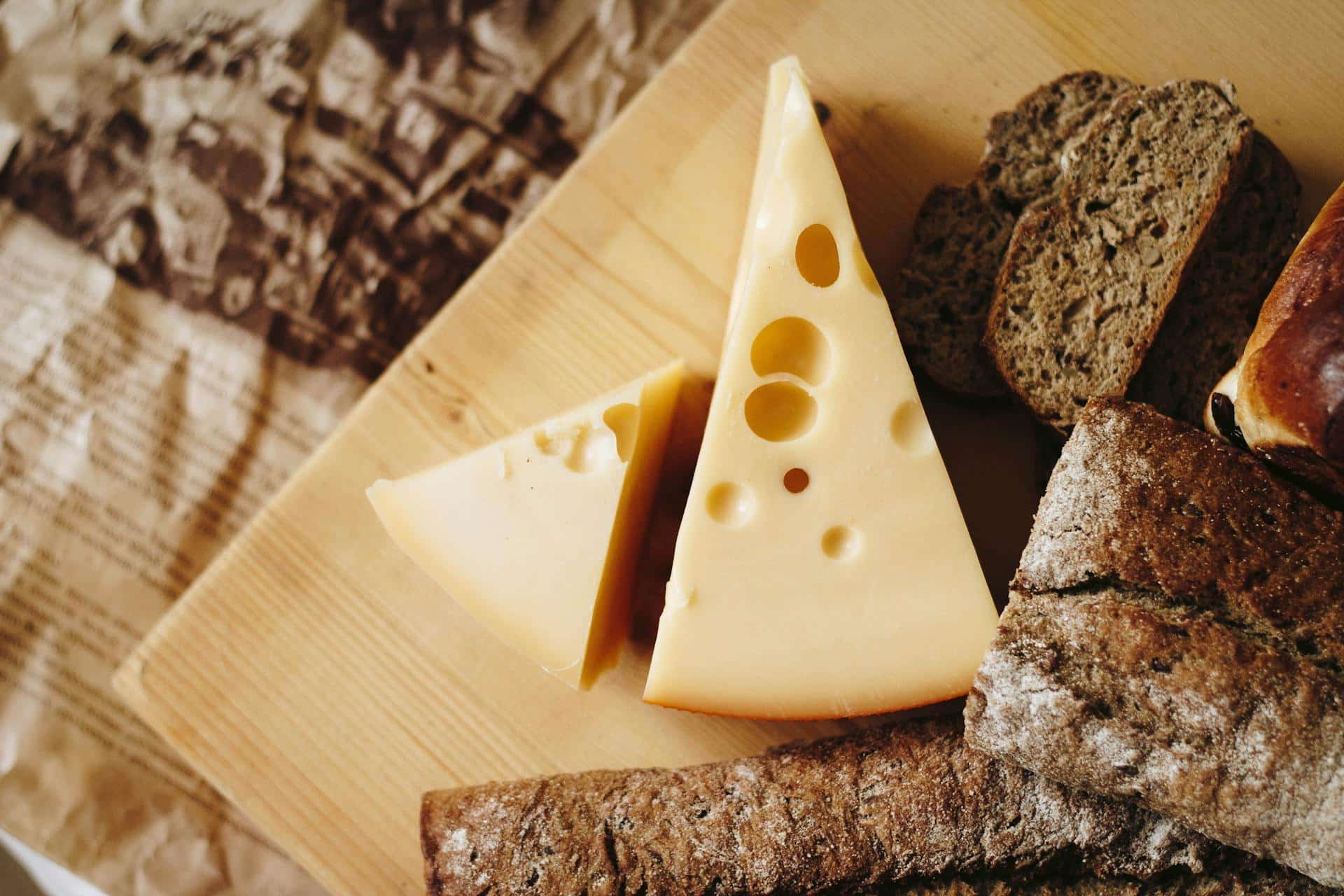 23 Popular Types Of Mild Cheeses - AnyCheese Blog